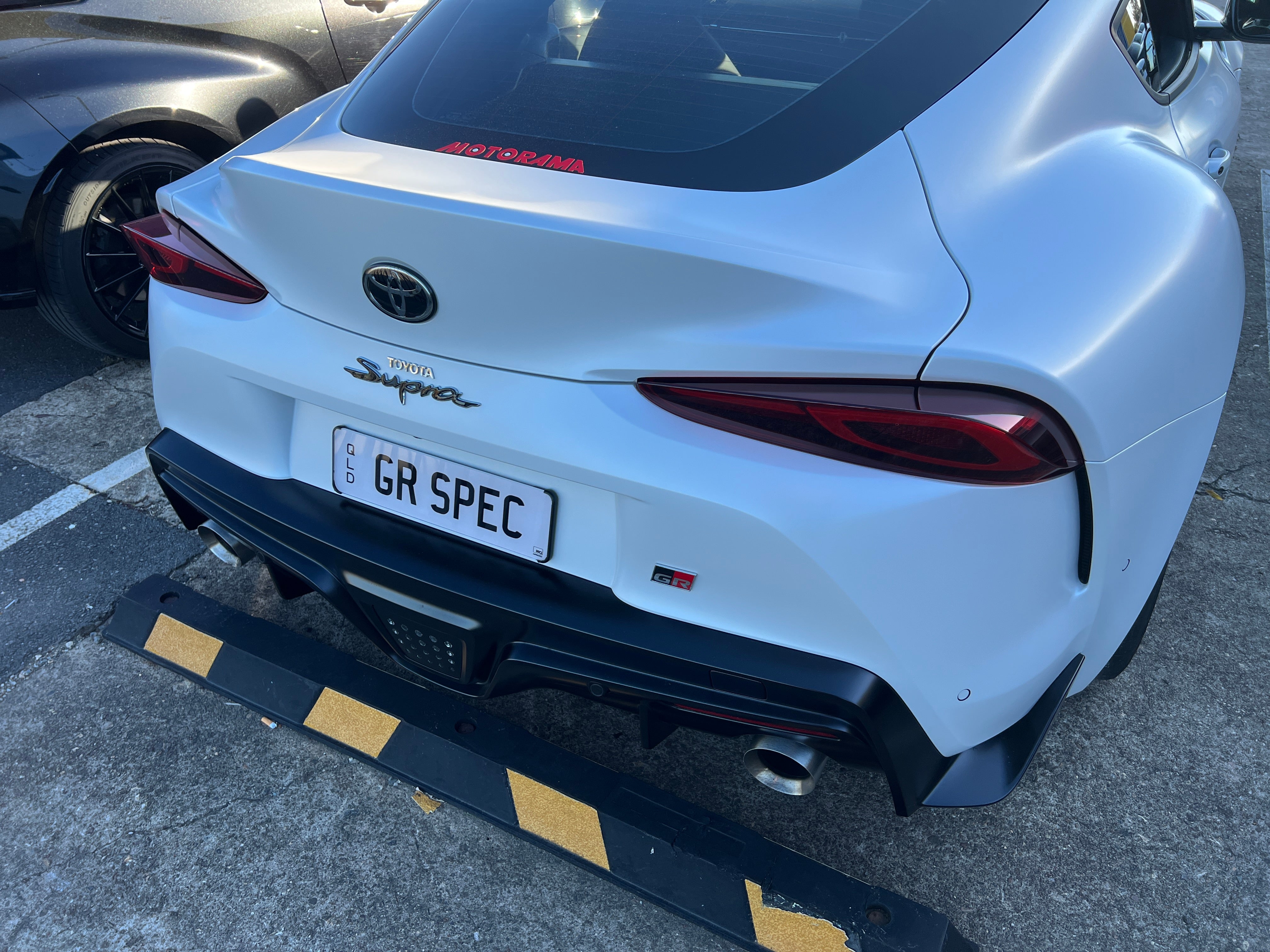 The Plate Bracket Co.